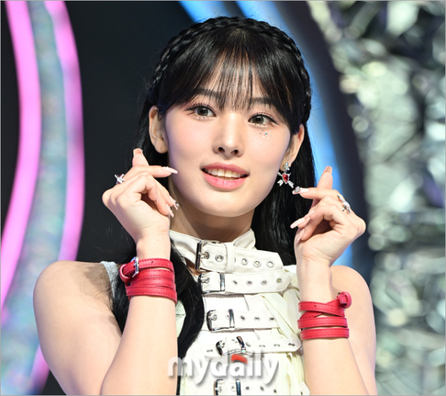 [MD현장] 지니 "엔믹스 탈퇴? 개인적인 이유, 말씀드리기 어려워"…JYP 떠나 1년만에 솔로 데뷔 "너무 떨려" (종합) - 마이데일리