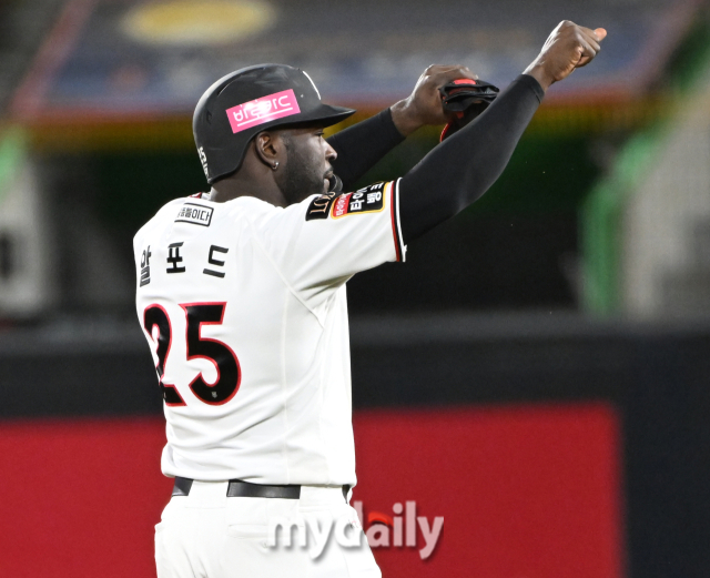 `타격 4관왕+MVP` KBO리그 폭격한 외인, `친정` KT 리턴하나…"이야기 나누고 있다" - 마이데일리