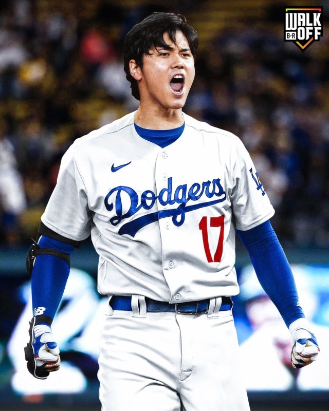 `7억 달러+17번` 오타니 향한 팬 사랑도 상상초월...LAD, "첫 48시간 유니폼 판매 최고 기록 경신" - 마이데일리