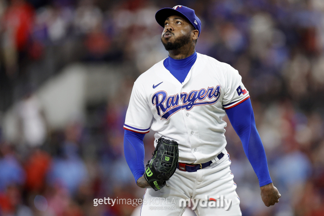 연봉 50억→141억원 `수직상승`…부활한 `160km` 쿠바 특급 FA 재수 성공, PIT서 배지환과 한솥밥 먹는다 - 마이데일리