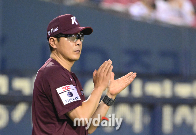 “1시간을 기다려도 무조건 해야 합니다” KBO 1000만관중 임박…우천취소와 팬들, 관점이 바뀐 51세 야구인[MD광주] - 마이데일리