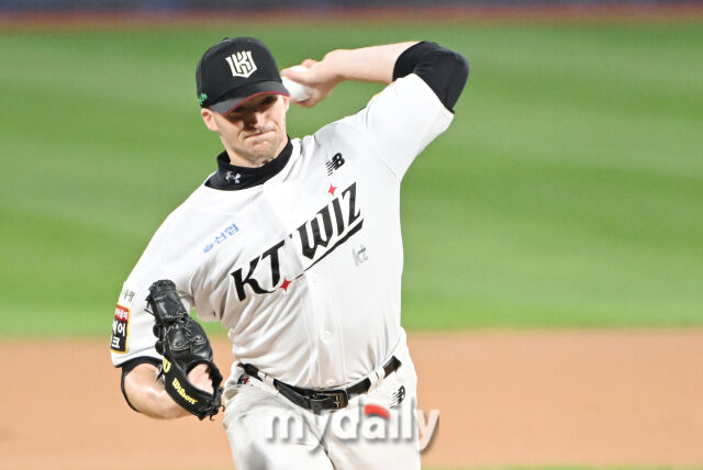 `KBO 31승` 투수 완벽 공략! 김혜성, 열흘만에 5호 홈런 `쾅`…시즌 13호 도루까지 `존재감 폭발` - 마이데일리