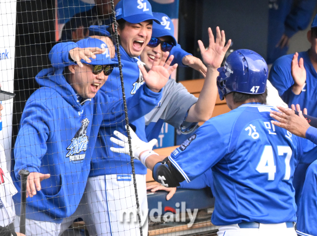 “배 아파서 (KS행 축하문자)안 보내고 있구나…” KBO NO.1 안타머신의 침묵? 절친 강민호 ‘유쾌한 폭로’[MD광주] - 마이데일리