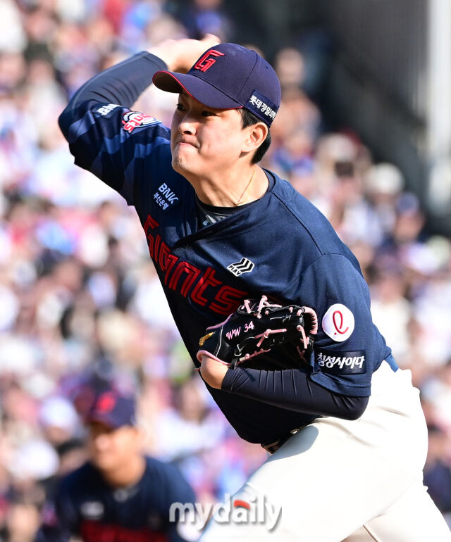 이제는 명실상부 KBO 최고 마무리…롯데 김원중, KBO 역대 5번째 6년 연속 10SV 눈앞 - 마이데일리