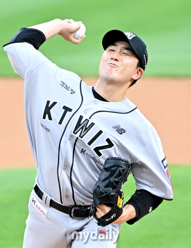 KT가 윤영철의 스마일을 없앴다→강백호·장성우가 KIA 5연승 저지→KT 5-3 승리→조이현 5⅓이닝 KKK로 첫 승→KIA 치명적 병살타[MD수원] - 마이데일리